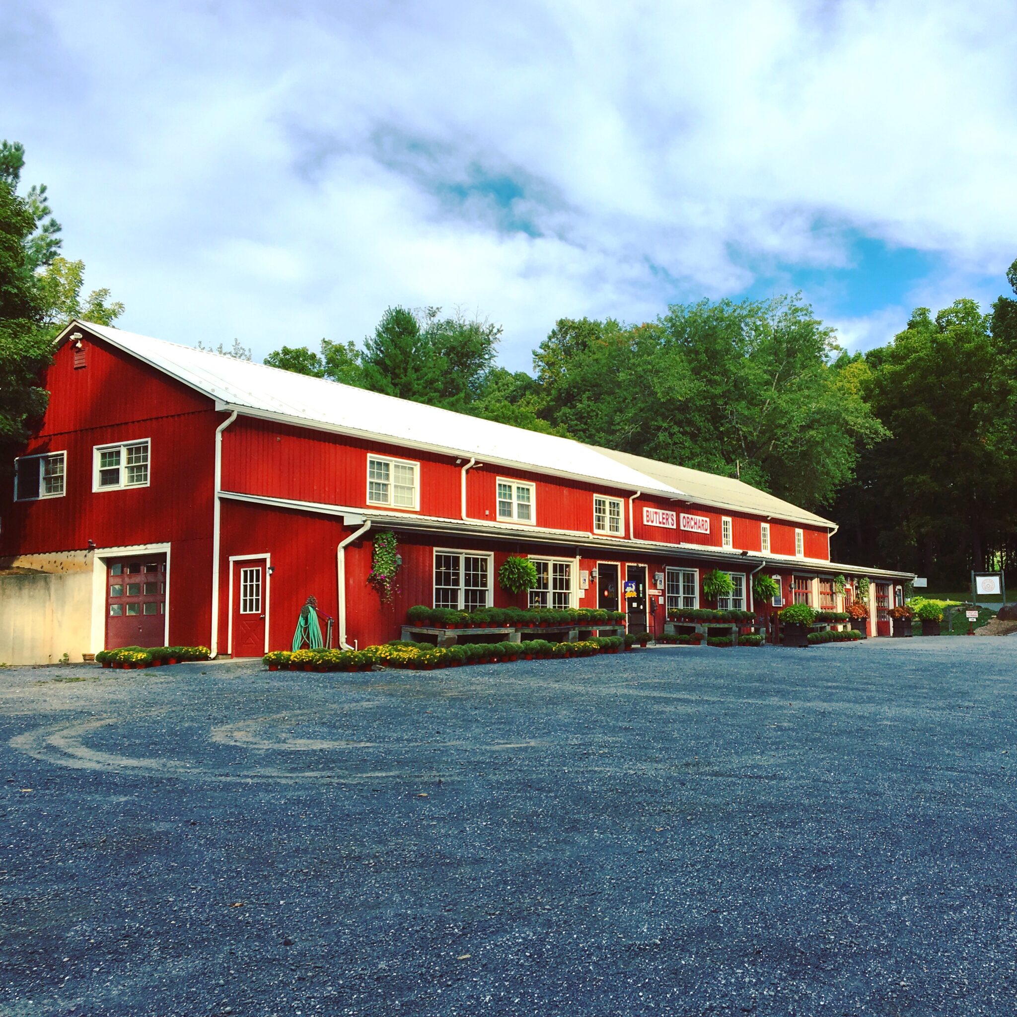 Farm Tour: Butler's Orchard - Visit Montgomery